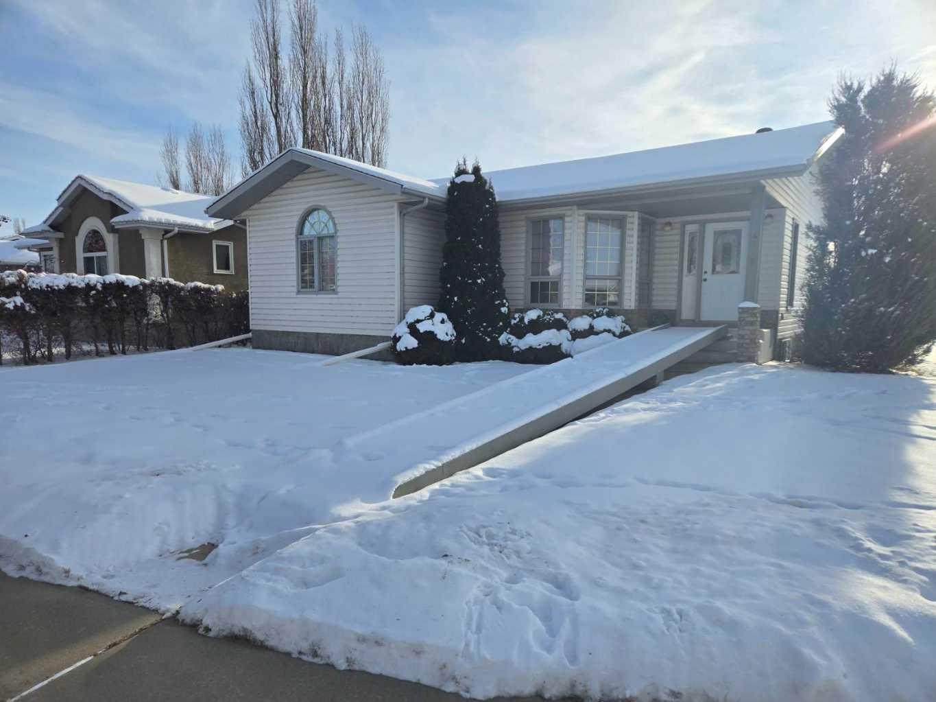 , Lacombe, AB T4L 1T7 | MLS # | Houseful