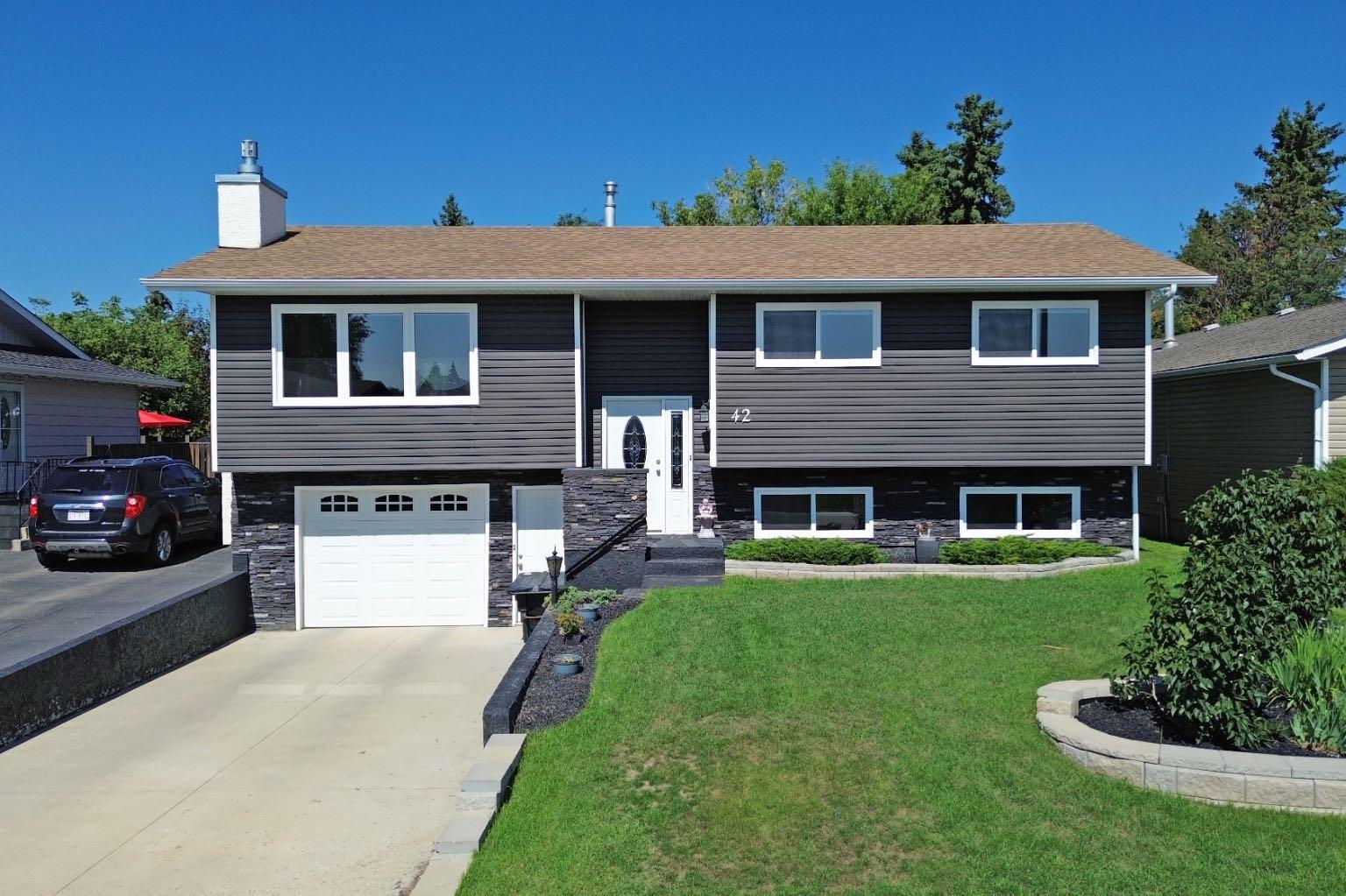 , Lacombe, AB T4L 1R7 | MLS # | Houseful
