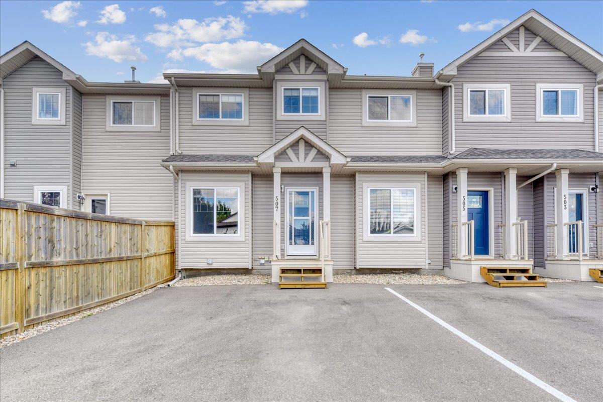 , Strathmore, AB T1P 1P5 | MLS # | Houseful