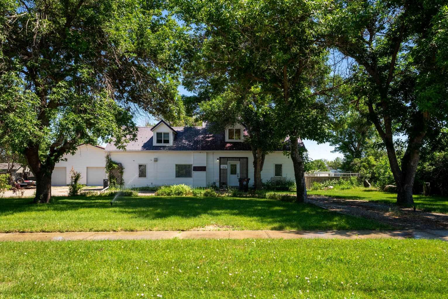 , Raymond, AB T0K 2S0 | MLS # | Houseful