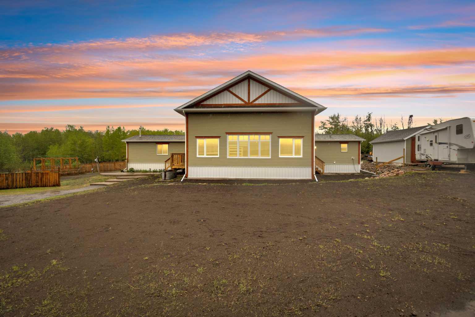 , Alix, AB T0C 0B0 | MLS # | Houseful