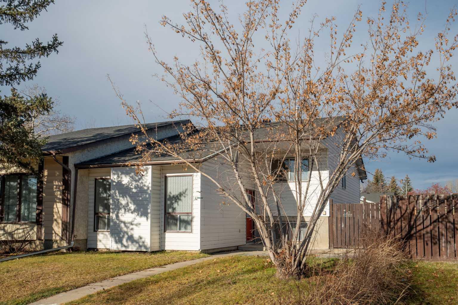 , Strathmore, AB T1P 1G7 | MLS # | Houseful