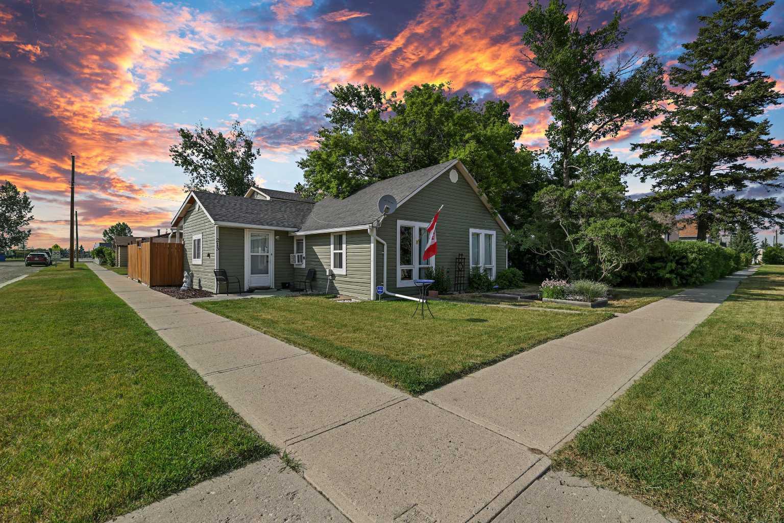 , Blackie, AB T0L 0J0 | MLS # | Houseful