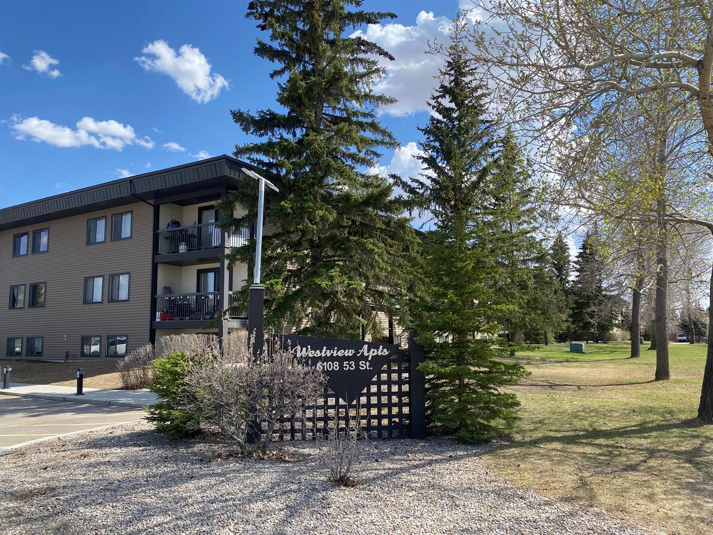 , Olds, AB T4H 1P3 | MLS # | Houseful