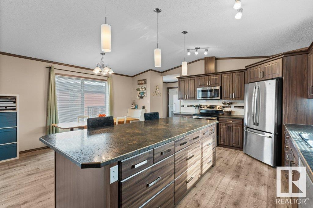 , Morinville, AB T8R 2P7 | MLS # | Houseful