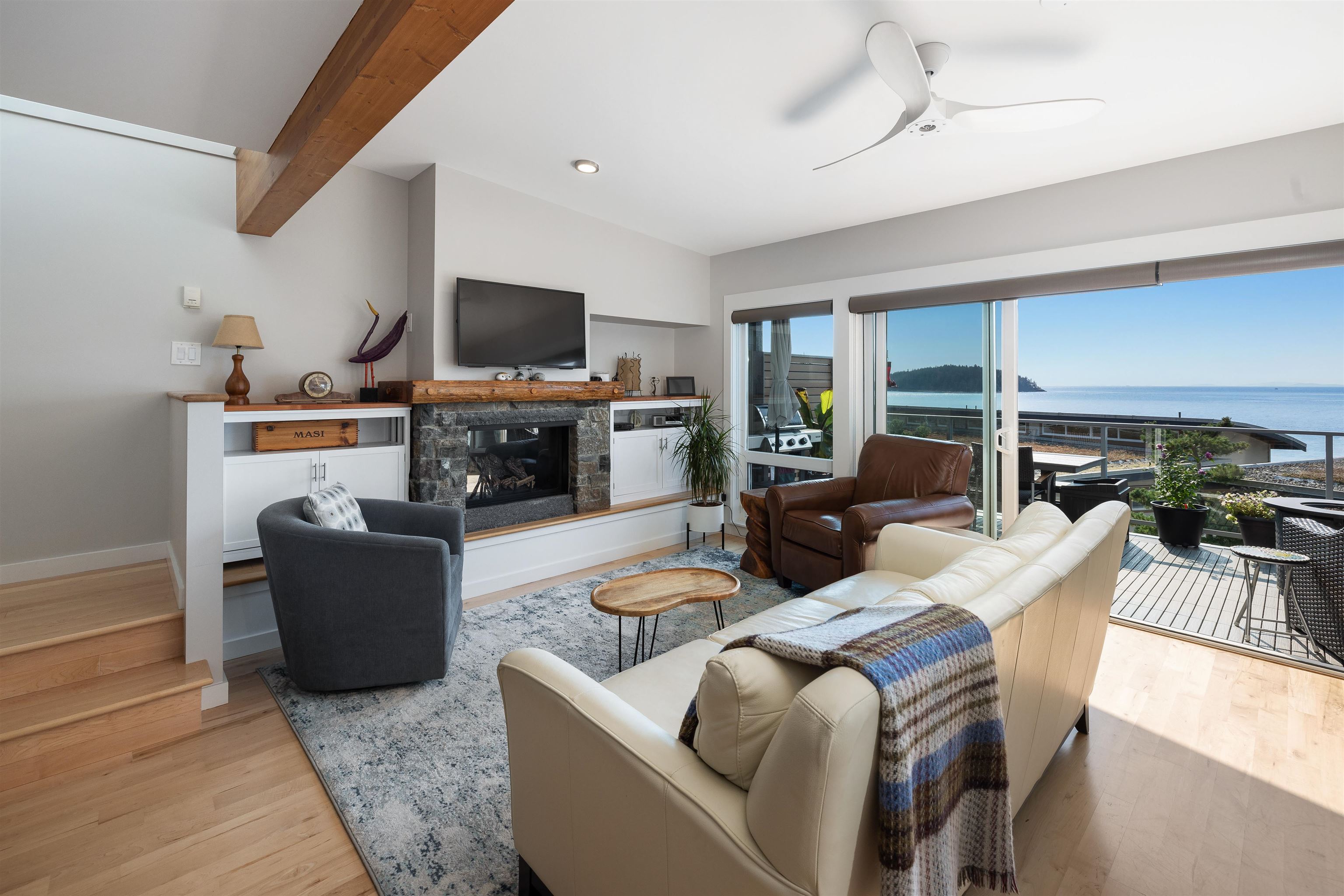 5398 Wakefield Beach Ln, Sechelt, BC V7Z 0T6 | MLS #R2935557 | Houseful