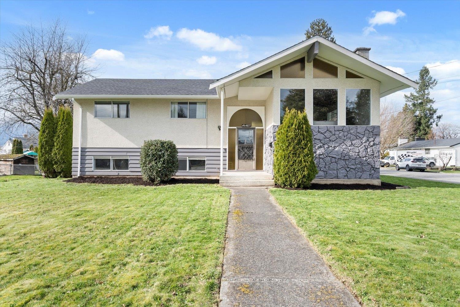 46487 Yale Road, Chilliwack, BC V2P 2R4 | MLS #R2981248 | Houseful