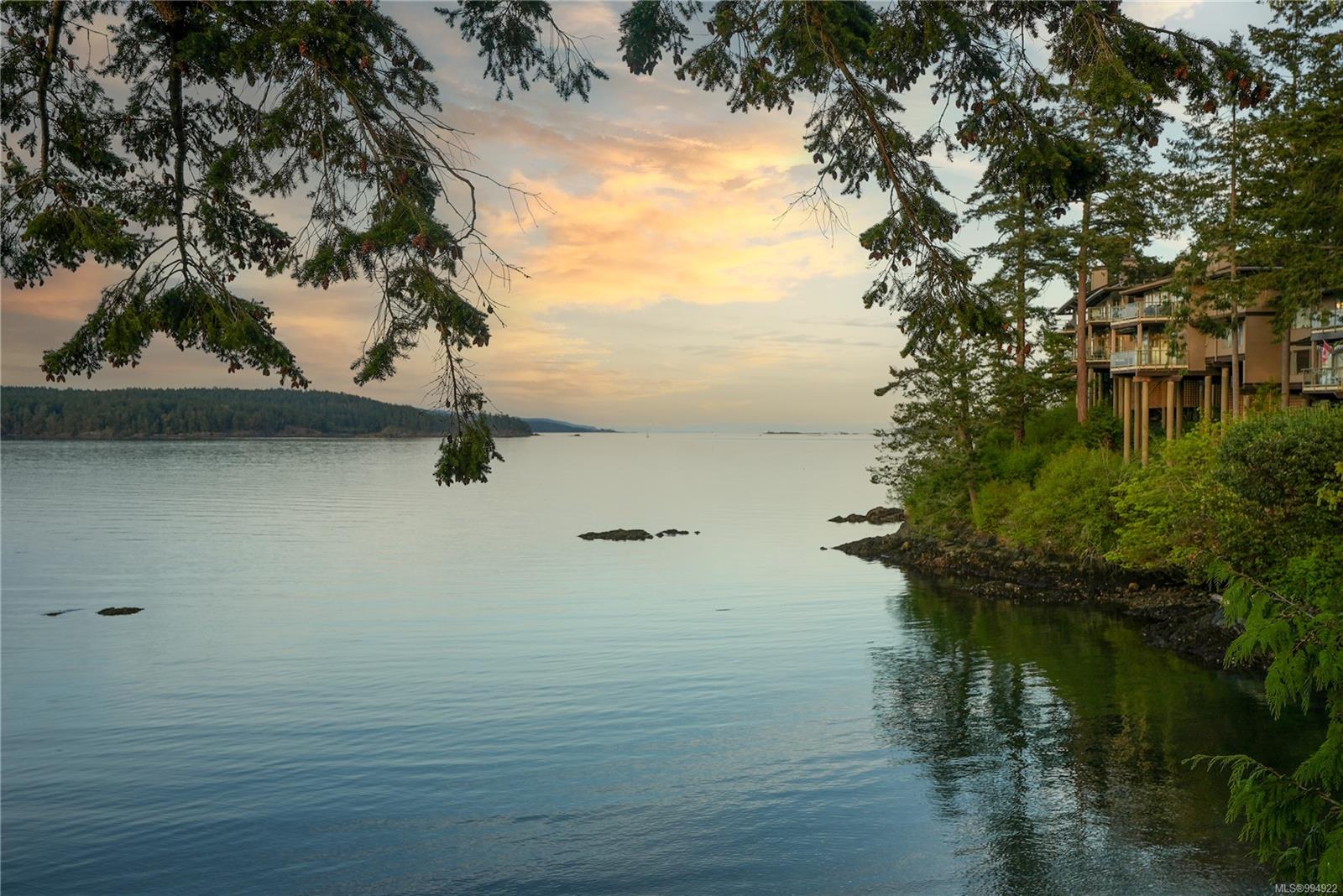 2330 Harbour Rd Apt 16, Sidney, BC V8L 2P8 | MLS #994922 | Houseful