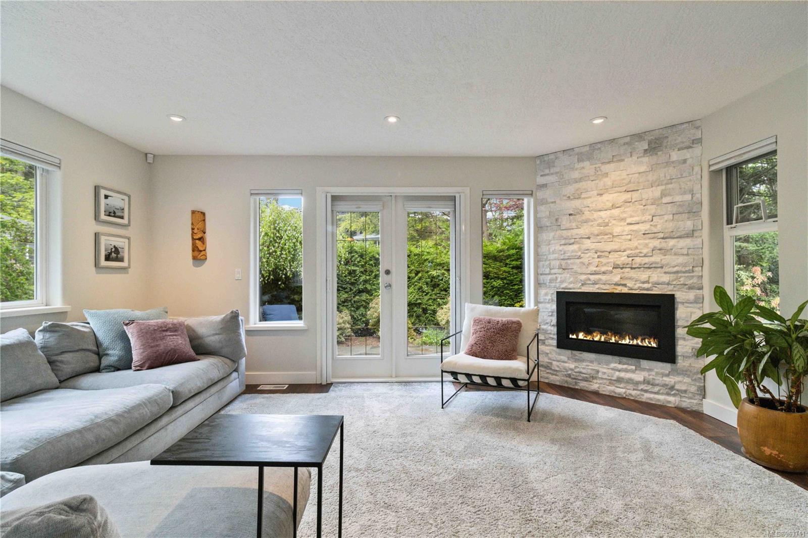 980 Creekside Crt, Central Saanich, BC V8M 1B2 | MLS #963711 | Houseful