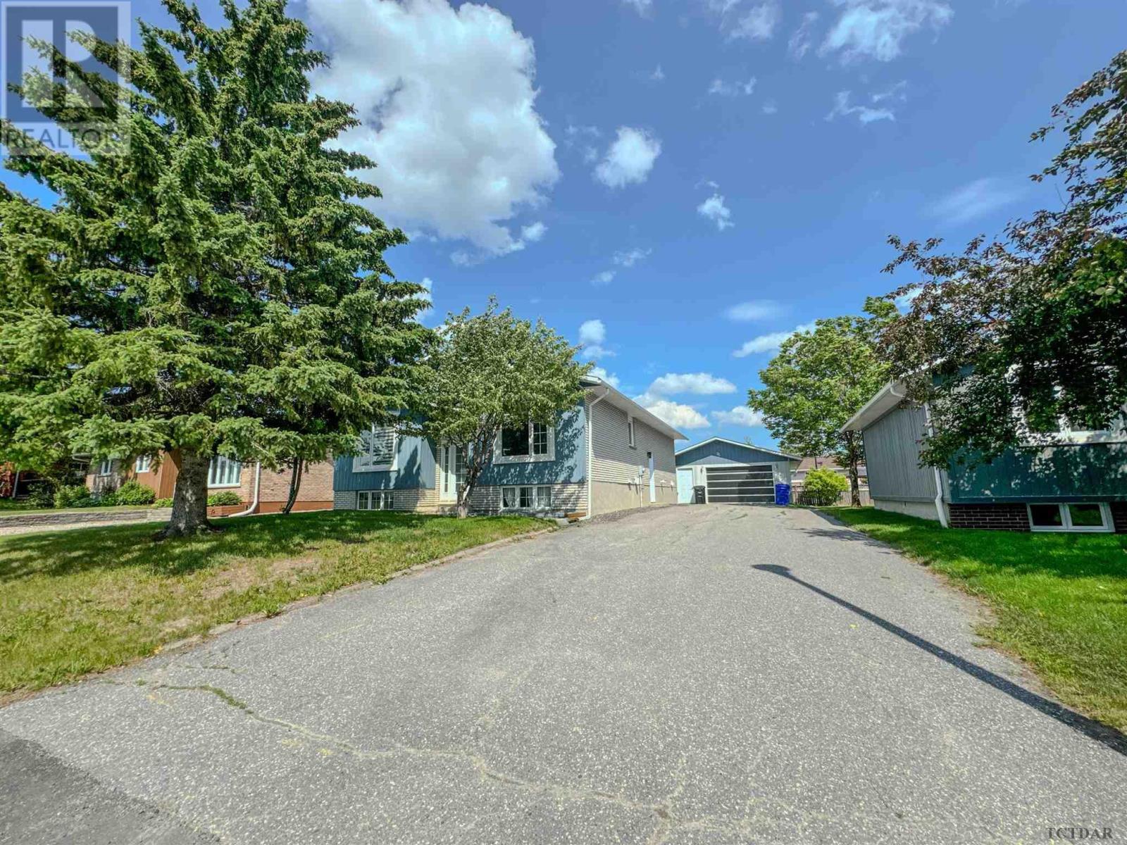 25 Mongeon Cres, Hearst, ON P0L 1N0 | MLS #TM241404 | Houseful