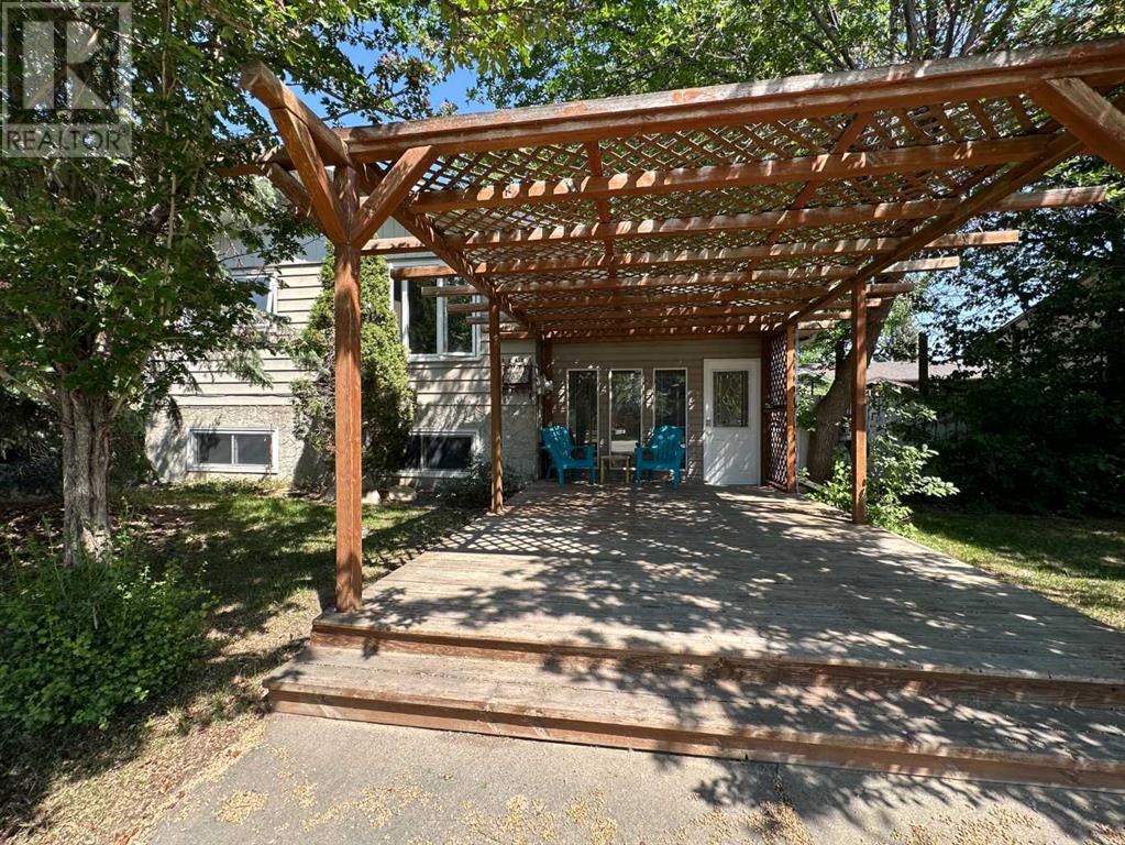 2 Street Unit 5225, Coalhurst, AB T0L 0V0 | MLS #A2231628 | Houseful