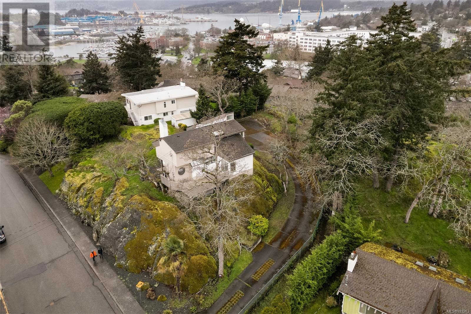 1291 Rockcrest Ave, Esquimalt, BC V9A 4W4 | MLS #993263 | Houseful