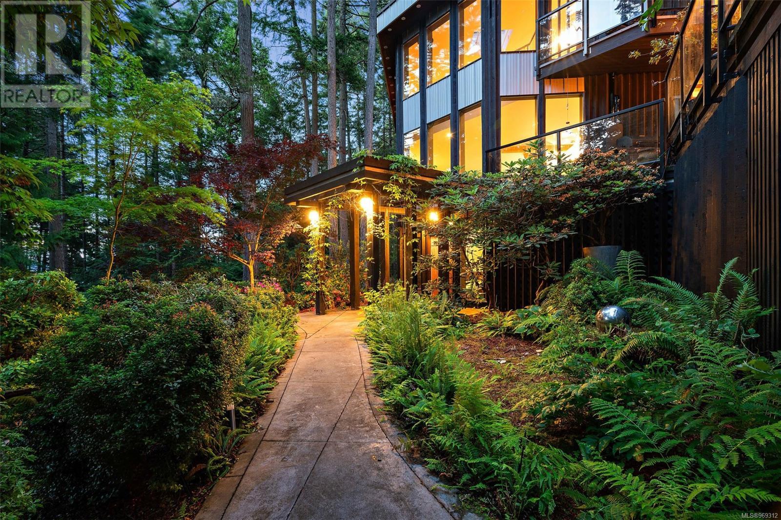 1457 Howcrest Rd, North Saanich, BC V8L 5K1 | MLS #969312 | Houseful