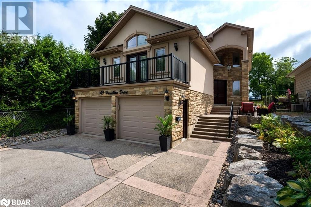 49 Hamilton Dr, Newmarket, ON L3Y 3E7 | MLS #40726430 | Houseful