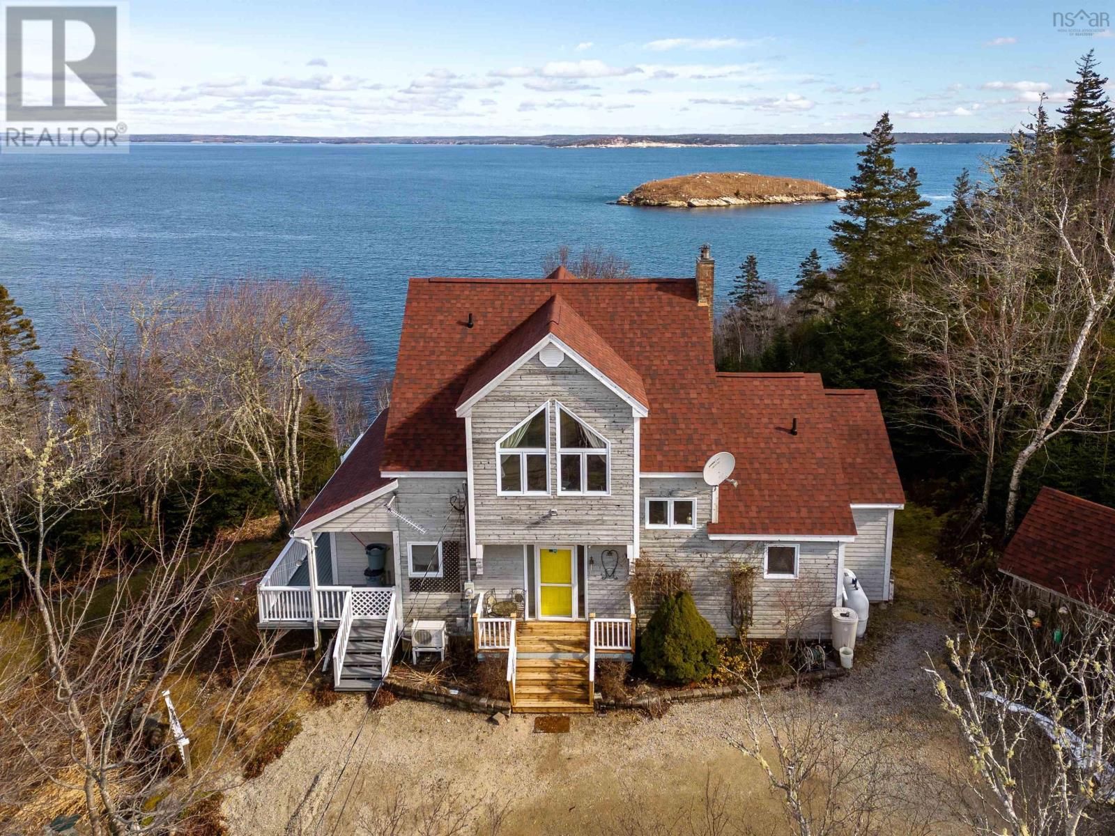 45 SW Cove Rd, Northwest Cove, NS B0J 1T0 | MLS #202501049 | Houseful