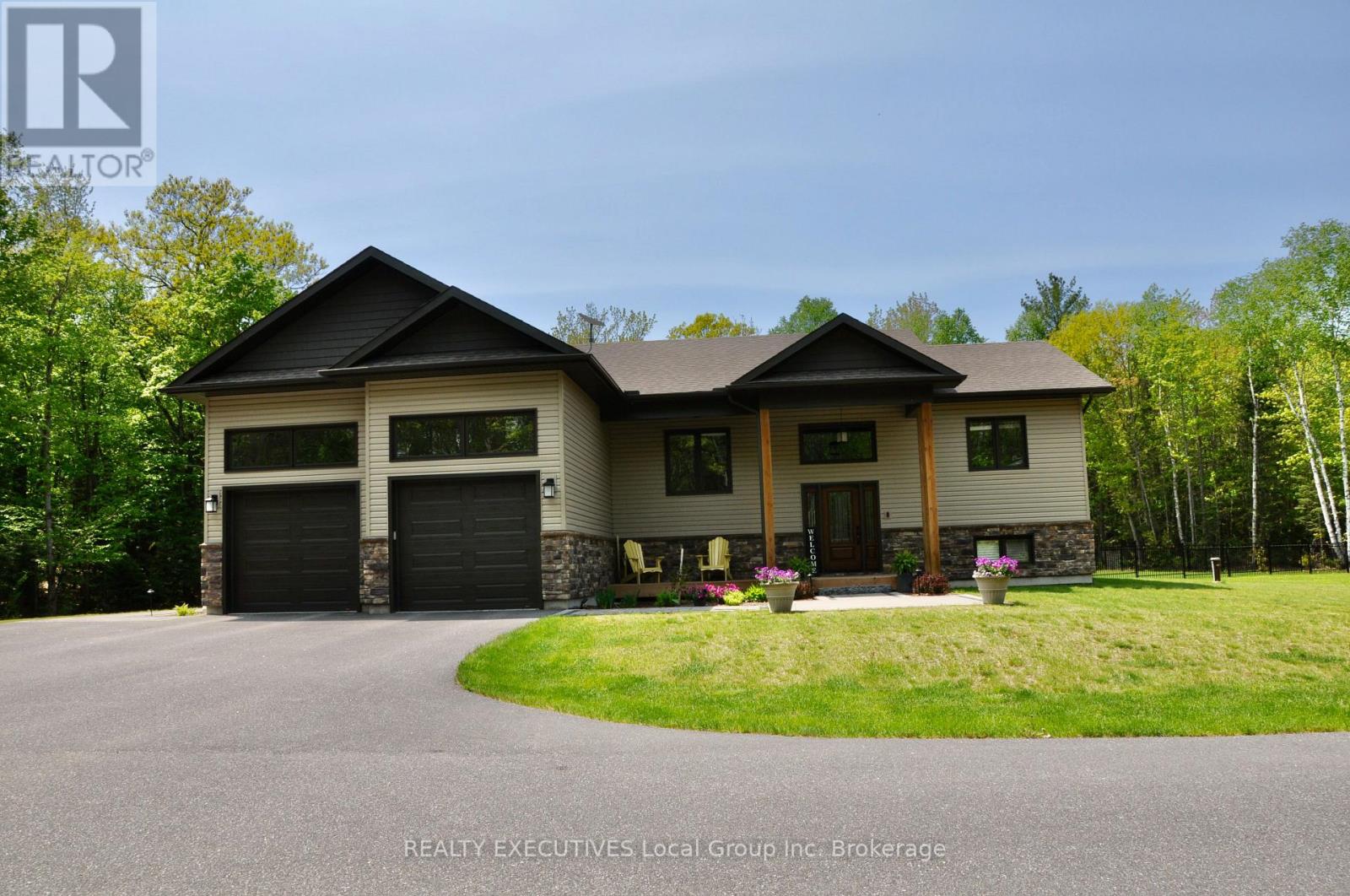 135 Hillside Lake Rd, North Bay, ON P1B 8G2 | MLS #X12126712 | Houseful