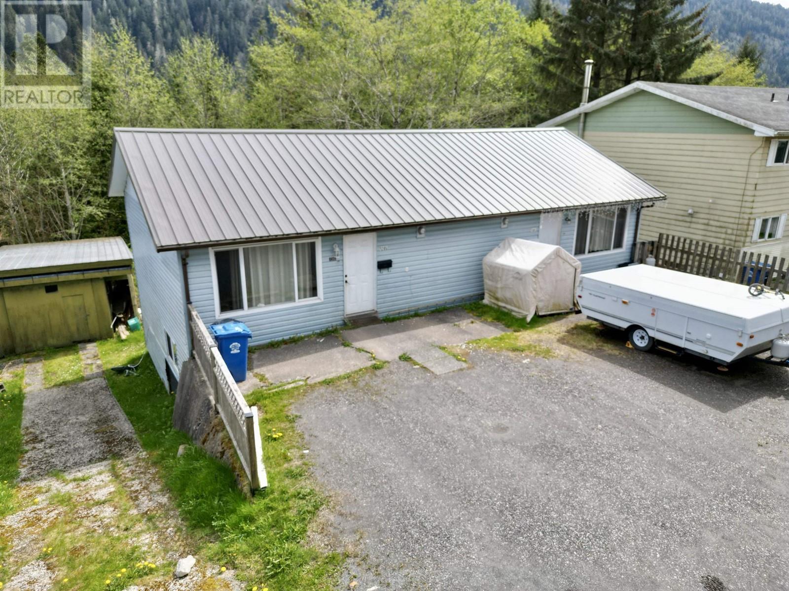 1205 Omineca Ave, Prince Rupert, BC V8J 2B9 | MLS #R2985928 | Houseful