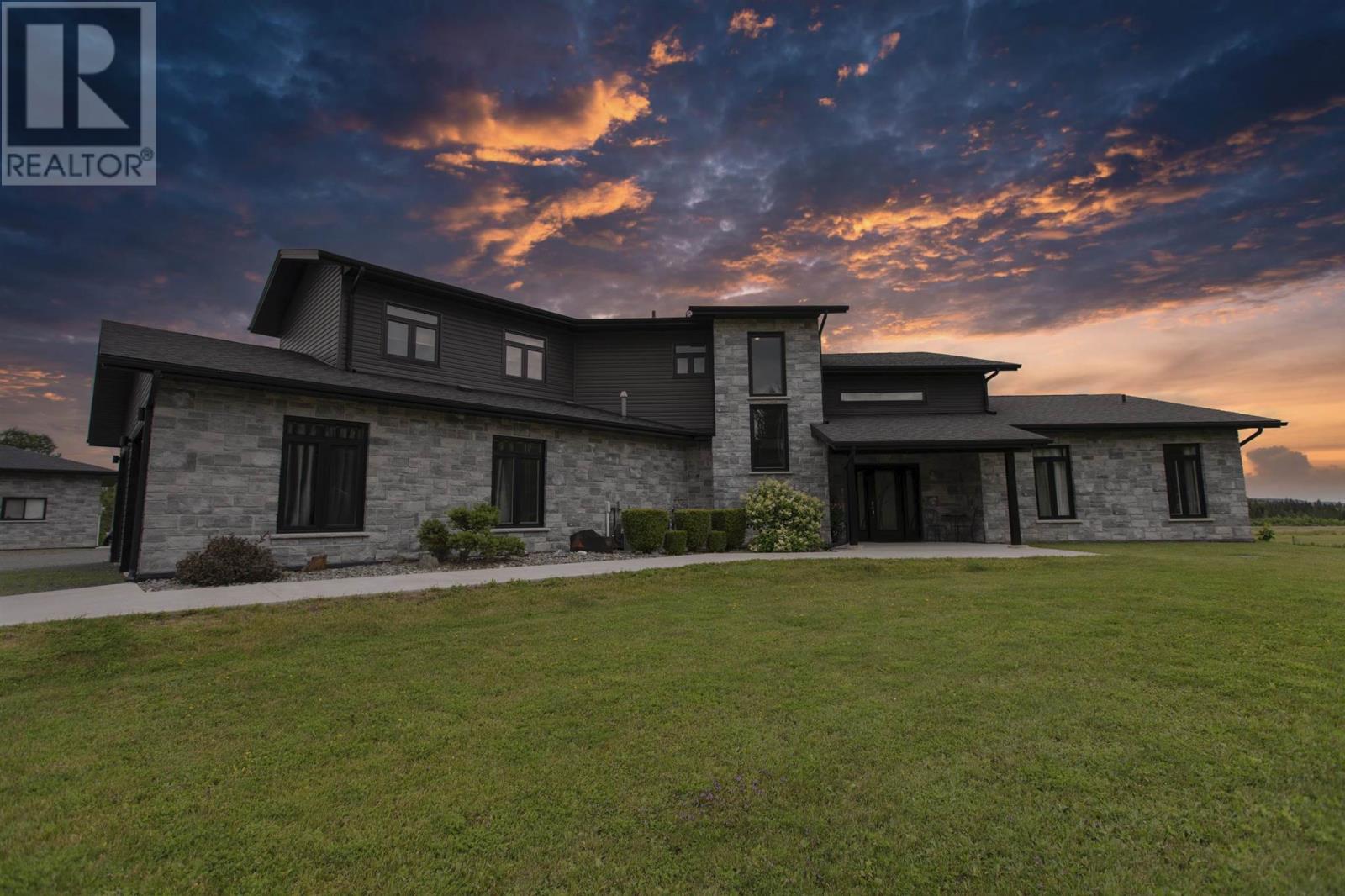 412 Fraser Rd, Oliver Paipoonge, ON P7K 0B5 | MLS #TB250727 | Houseful