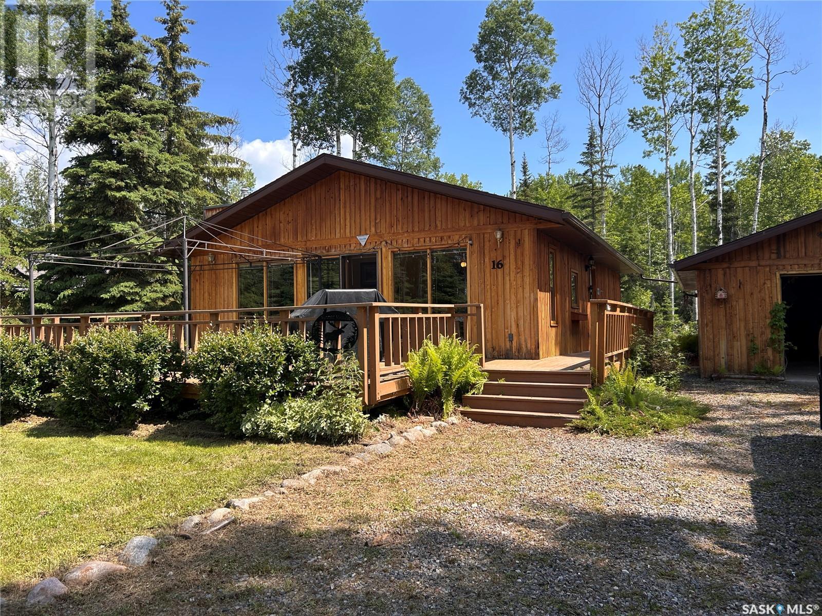 16 Chamberlain Cres, Candle Lake, SK S0J 3E0 | MLS #SK010309 | Houseful