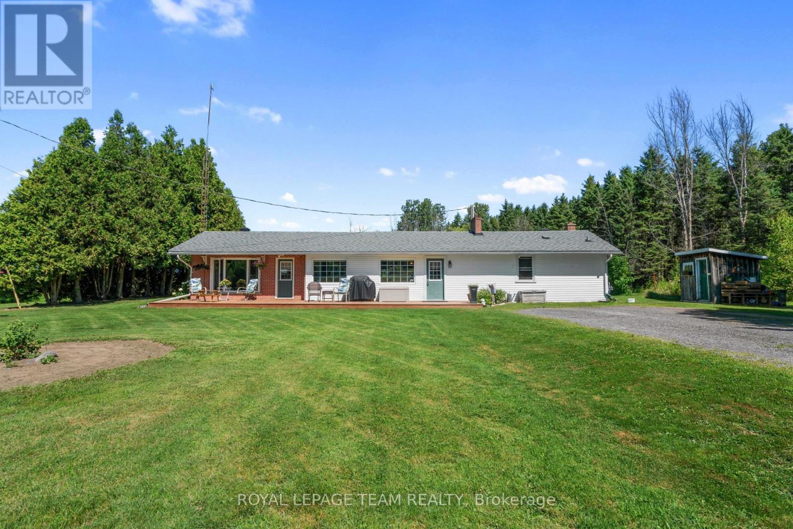 12135 County Road 2 Rd, South Dundas, ON K0C 1X0 | MLS #X12306828 ...