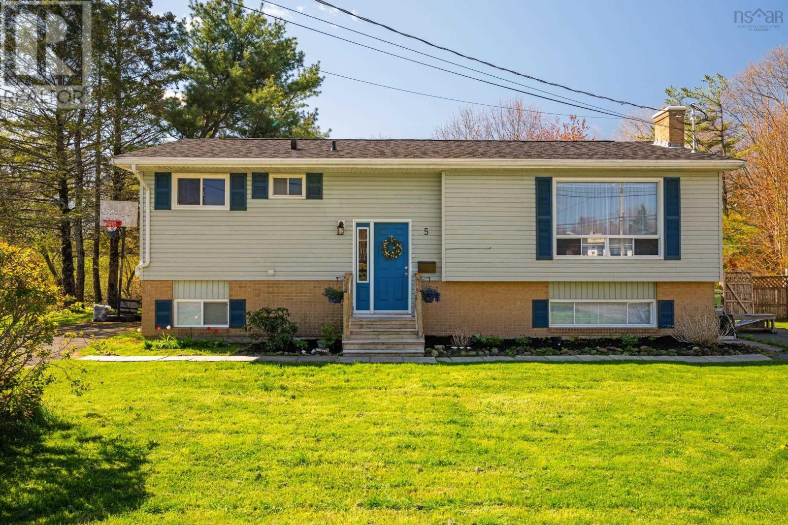 5 Seawood Ave Lower Sackville Ns B4c 2l1 Mls 202510960 Houseful