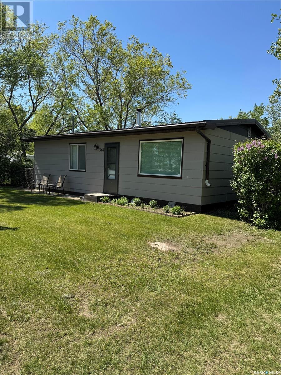 361 Lakeshore Dr, Wee Too Beach, SK S0G 1C0 | MLS #SK003528 | Houseful