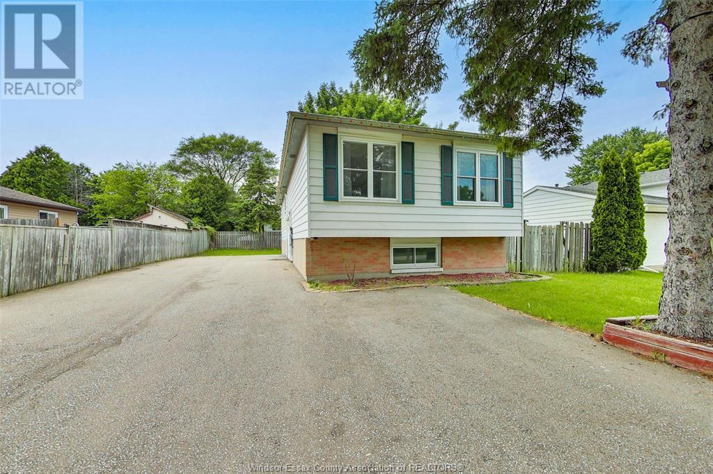 1339 Ascot Cir, Sarnia, ON N7S 4B2 | MLS #25015410 | Houseful