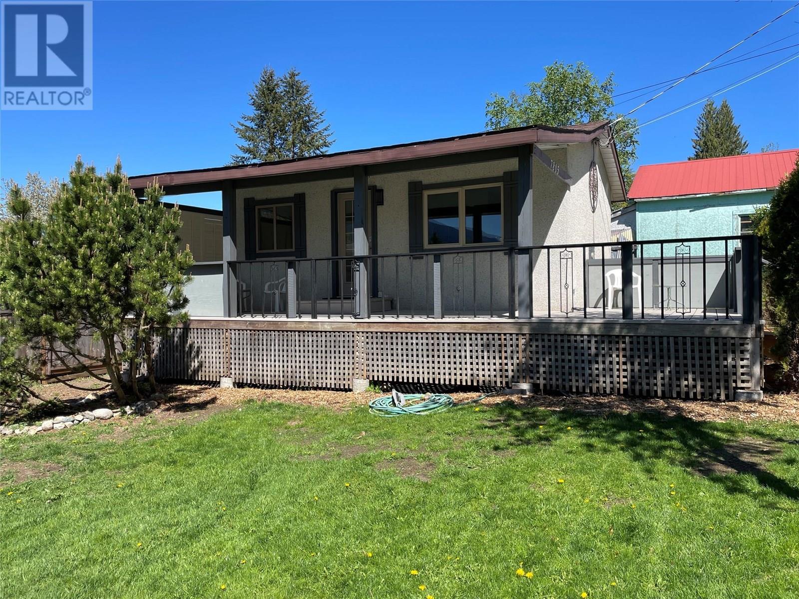 7805 Woodside Ave, Procter, BC V1L 0B8 | MLS #10346536 | Houseful