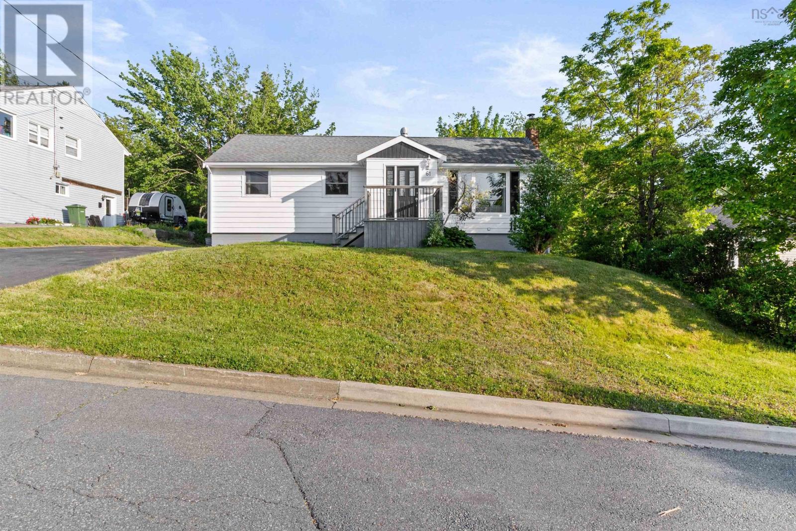 61 Belle Vista Dr, Dartmouth, NS B2W 2X4 | MLS #202514447 | Houseful