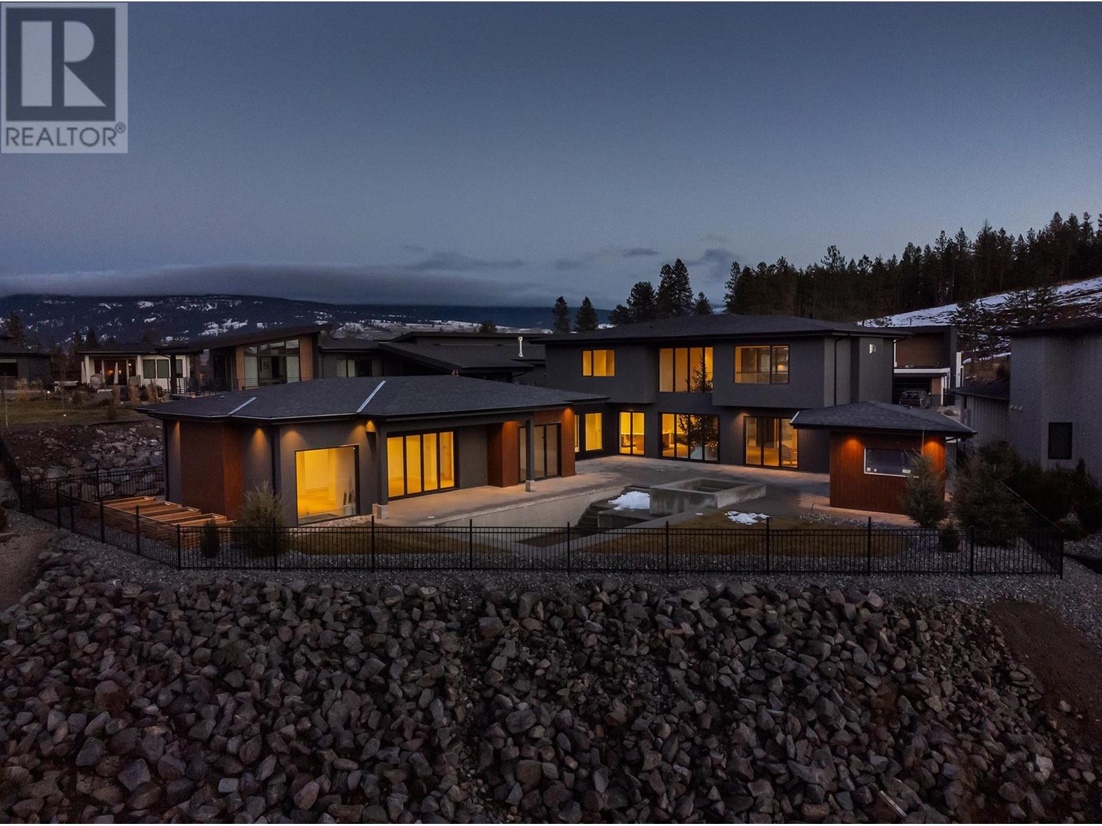 10248 Beacon Hill Dr, Lake Country, BC V4V 1P3 | MLS #10325264 | Houseful