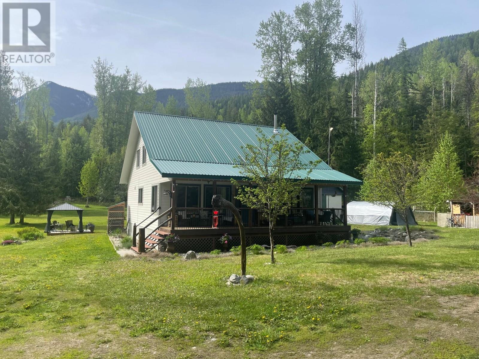 153 Wildwood Rd, Nakusp, BC V0G 1R1 | MLS #2475635 | Houseful