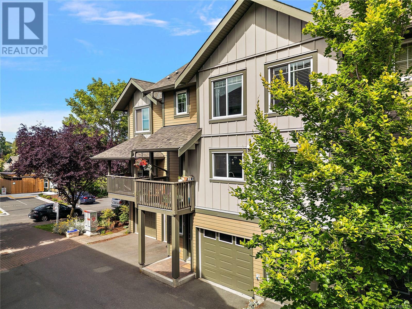 1405 Mallek Cres Unit 10 Cres, Victoria, BC V8T 0A3 | MLS #1005111 ...