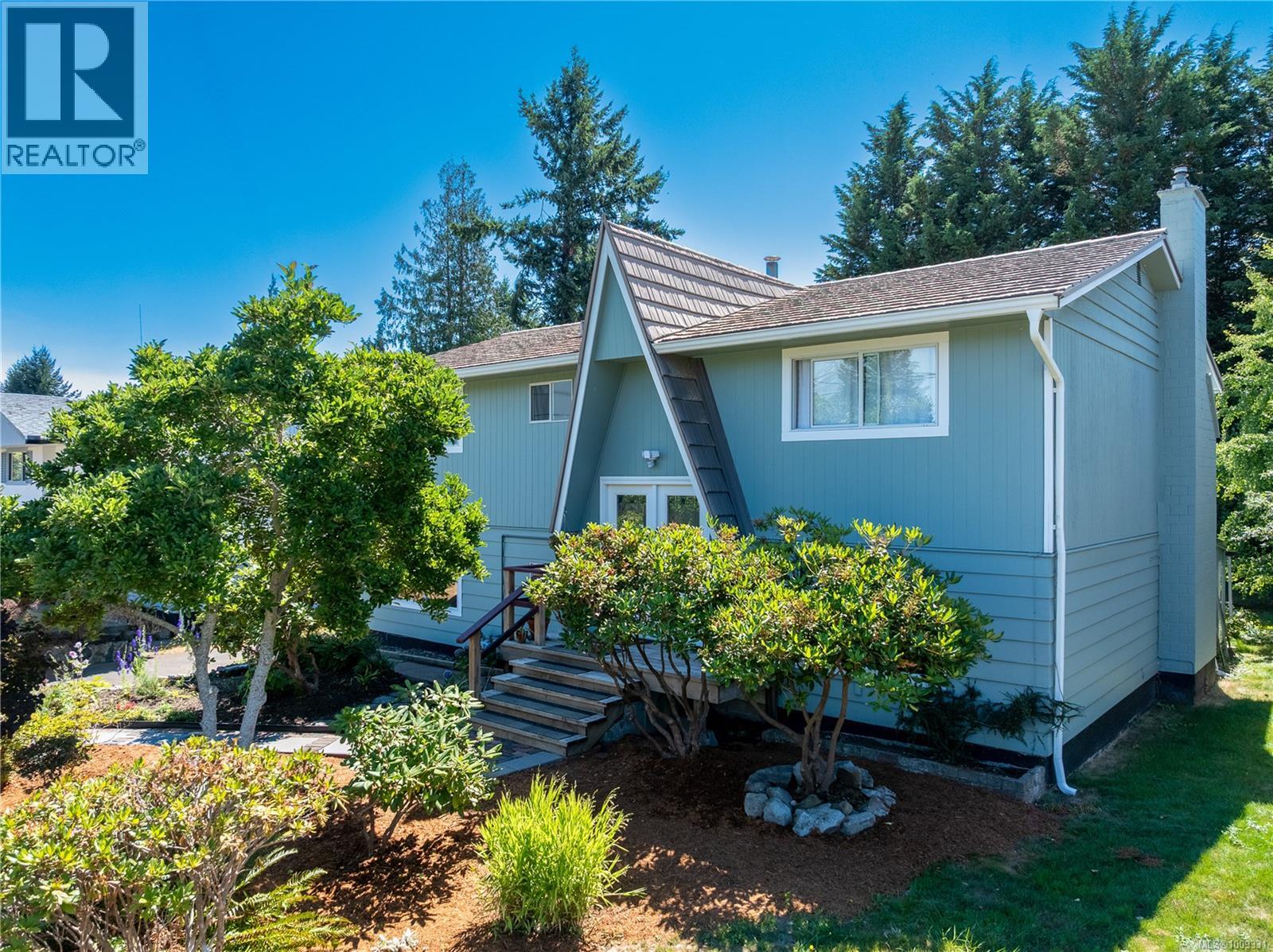 2235 Robb Ave, Comox, BC V9M 1J2 | MLS #1009331 | Houseful