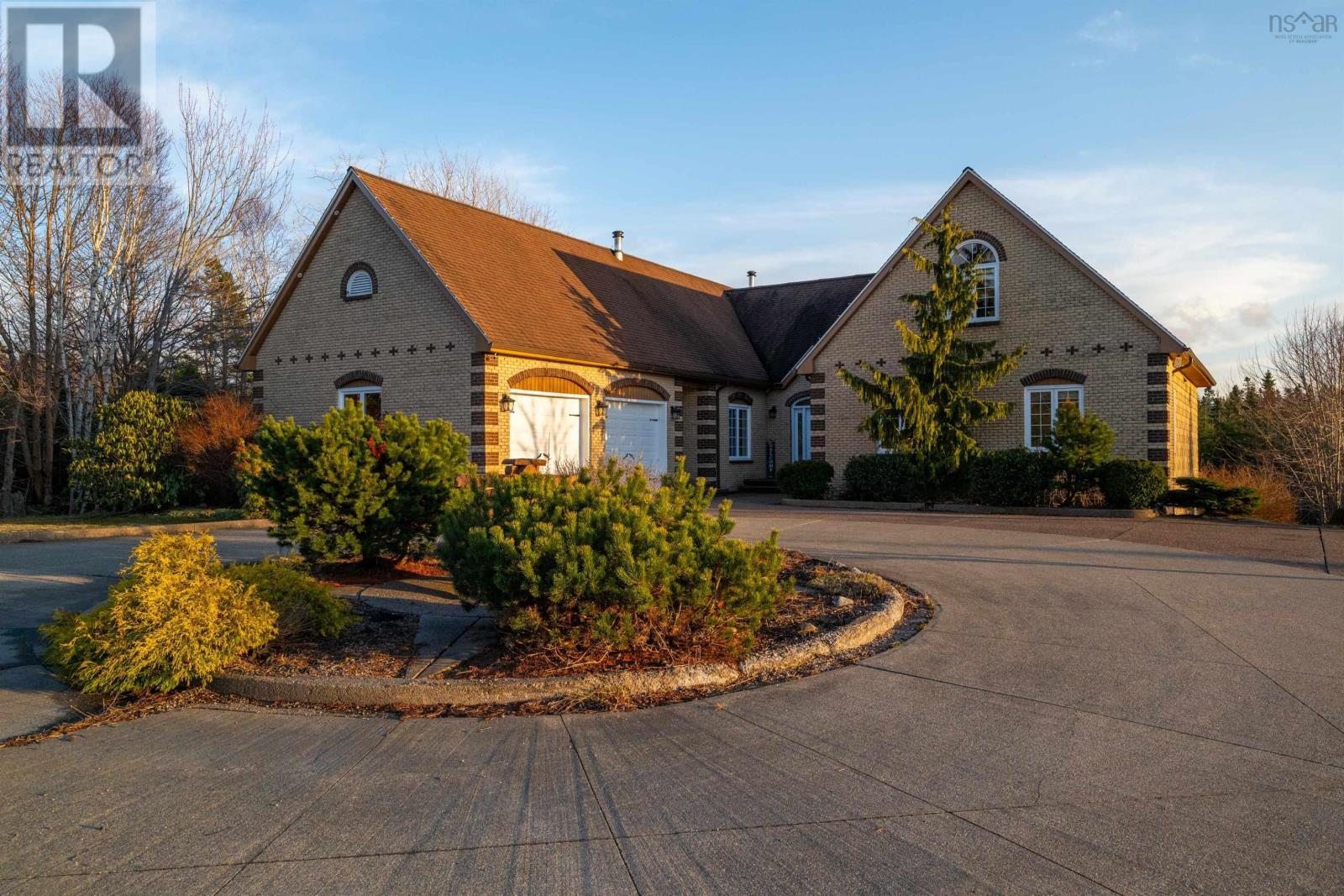 65 Francie Dr, Halifax, NS B3V 1C1 | MLS #202507202 | Houseful