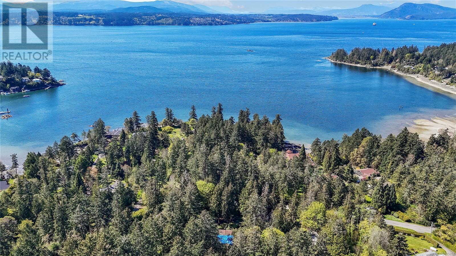 11077 Chalet Rd, North Saanich, BC V8L 5M2 | MLS #995852 | Houseful