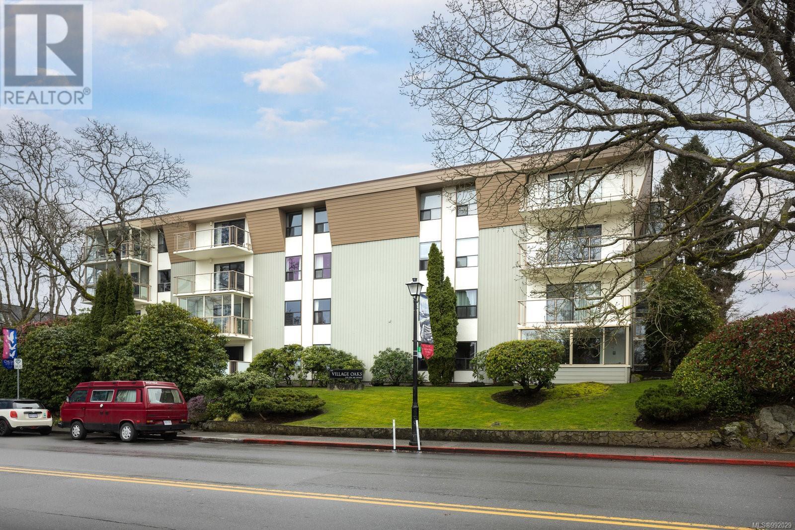 2125 Oak Bay Ave Unit 105 Ave, Oak Bay, BC V8R 1E8 | MLS #992029 | Houseful