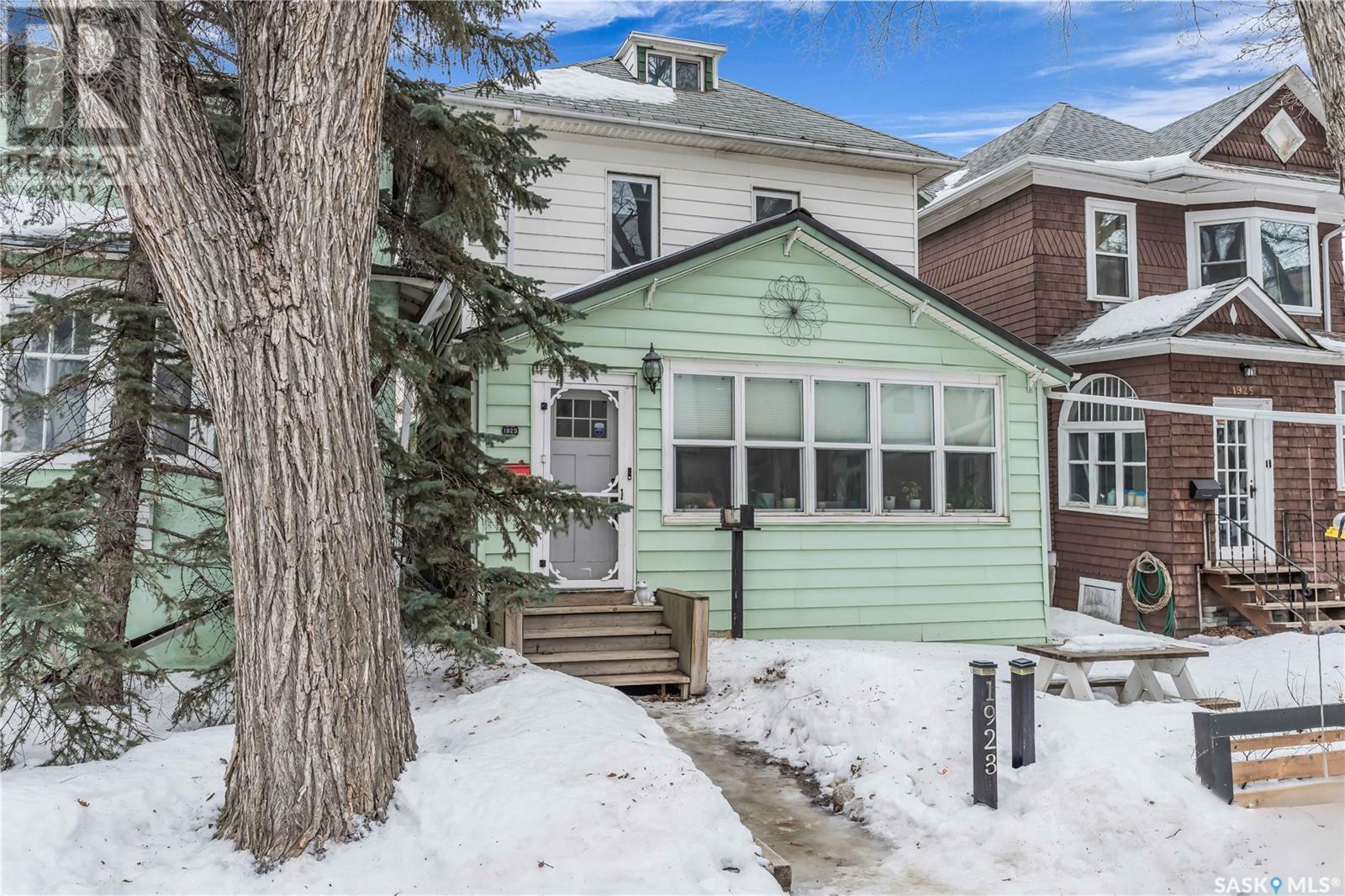 1923 Rae St, Regina, SK S4T 2B4 | MLS #SK997007 | Houseful