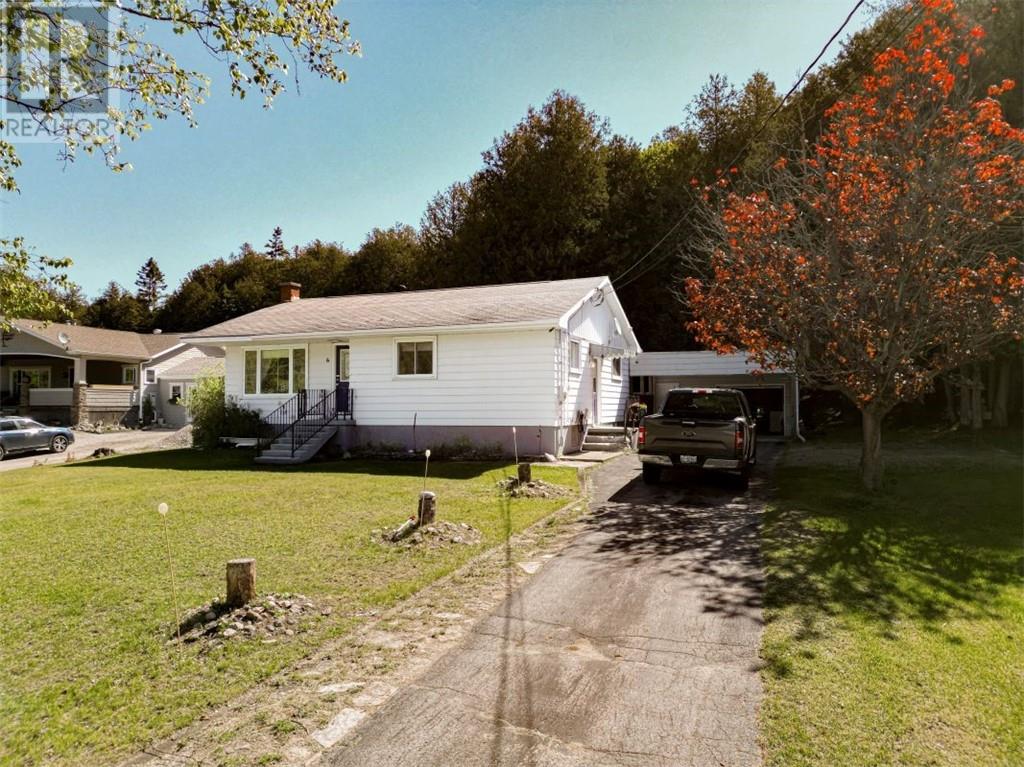 6 Mcquarrie Blvd, Gore Bay, ON P0P 1H0 | MLS #2123178 | Houseful