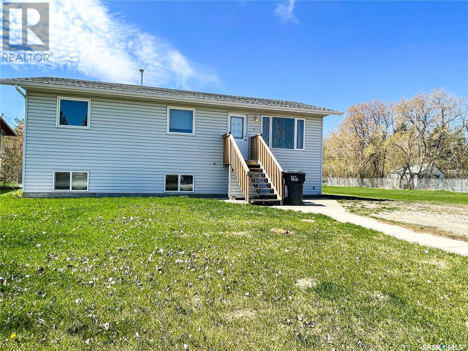509 3 Street East, Meadow Lake, SK S9X 1G6 | MLS #SK996688 | Houseful